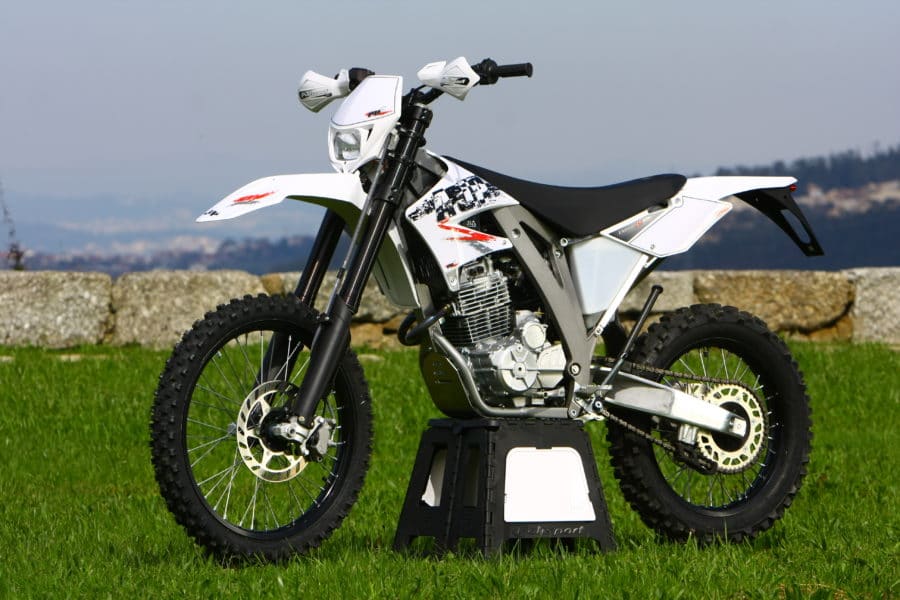 AJP 250 PR5 2010