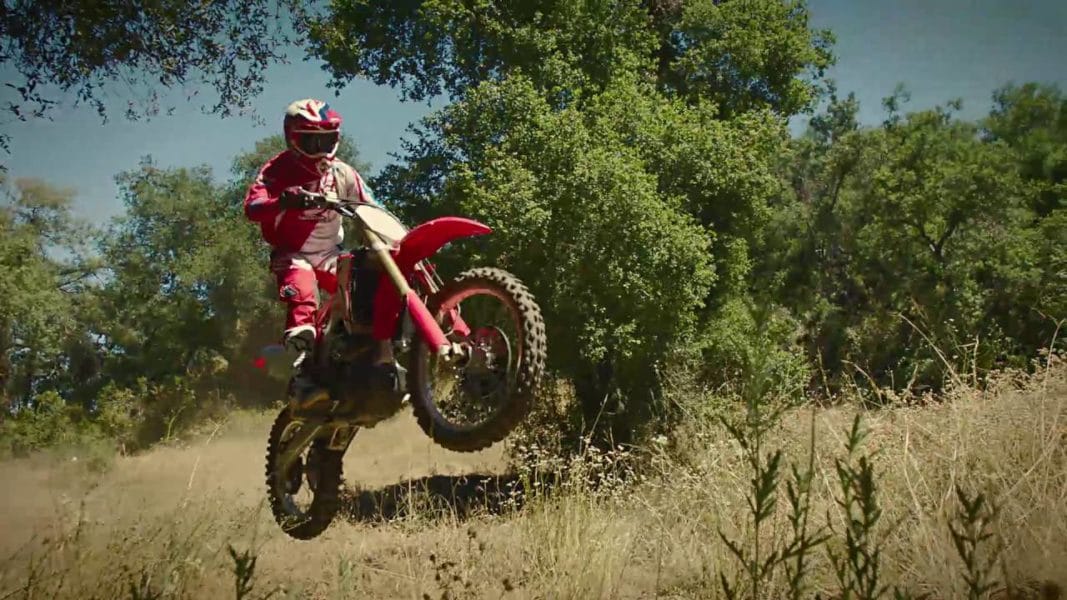 Honda 450 CRF-RX 2017 : enfin là ! Détails, photos et vidéo.