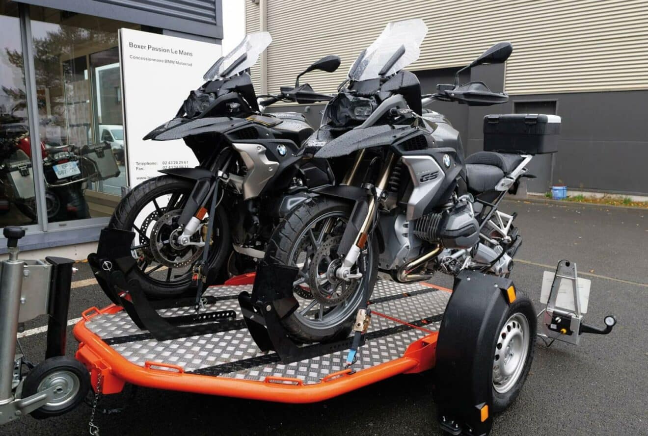 Remorques moto Cochet UNO et DUO : abaissantes et pliantes 3 en 1